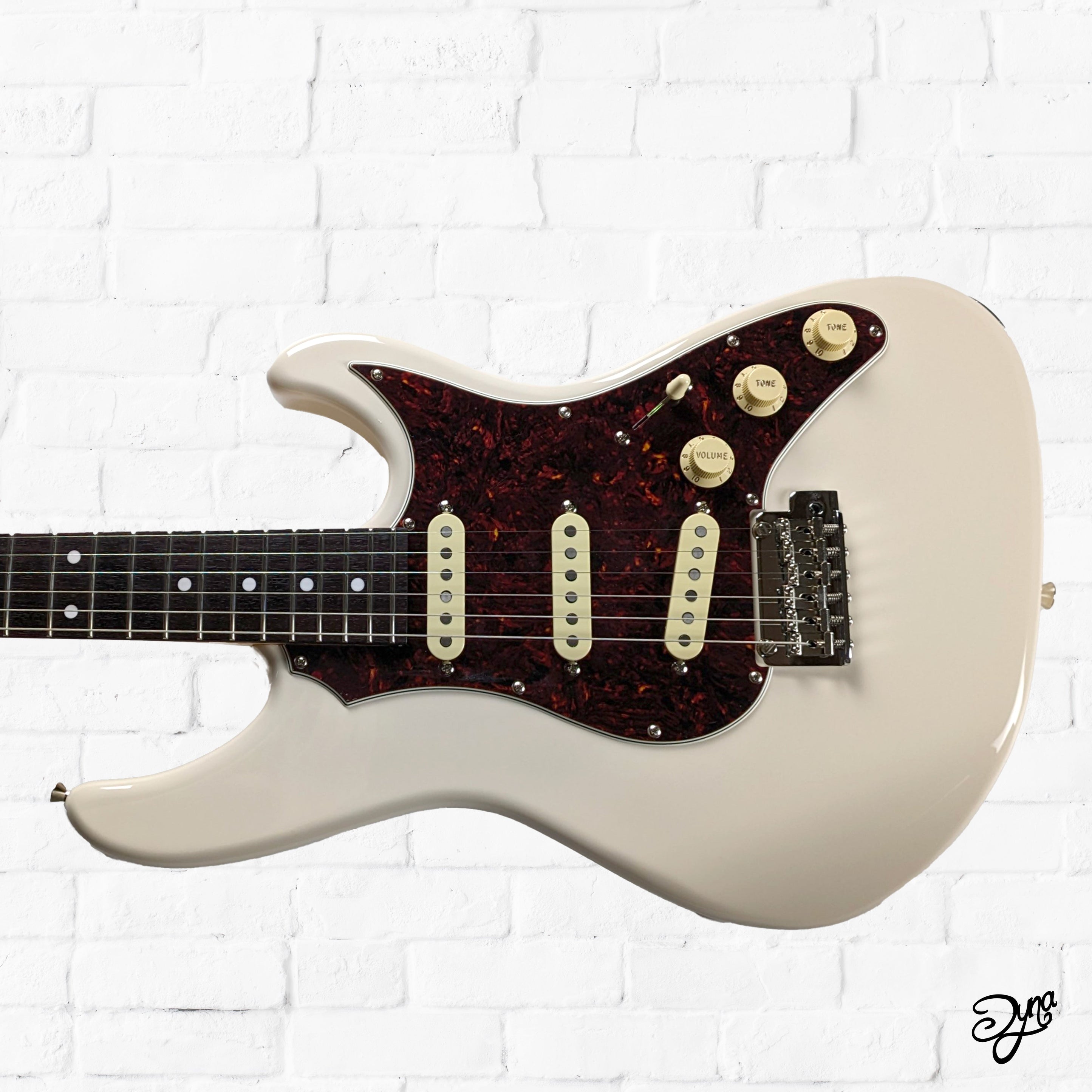 JA-STER Standard Vintage White – Dyna musical instruments